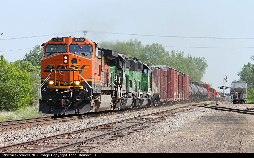 BNSF 4702